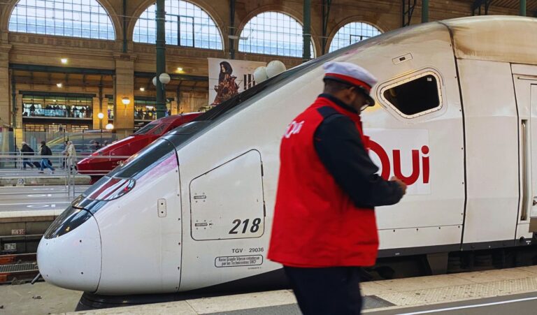 Why passenger rail operators choose Trapeze’s DAS | Trapeze Rail